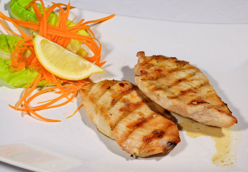 Comanda Piept de pui la gratar (180g) | Colosseum Delivery | Livrare la ...